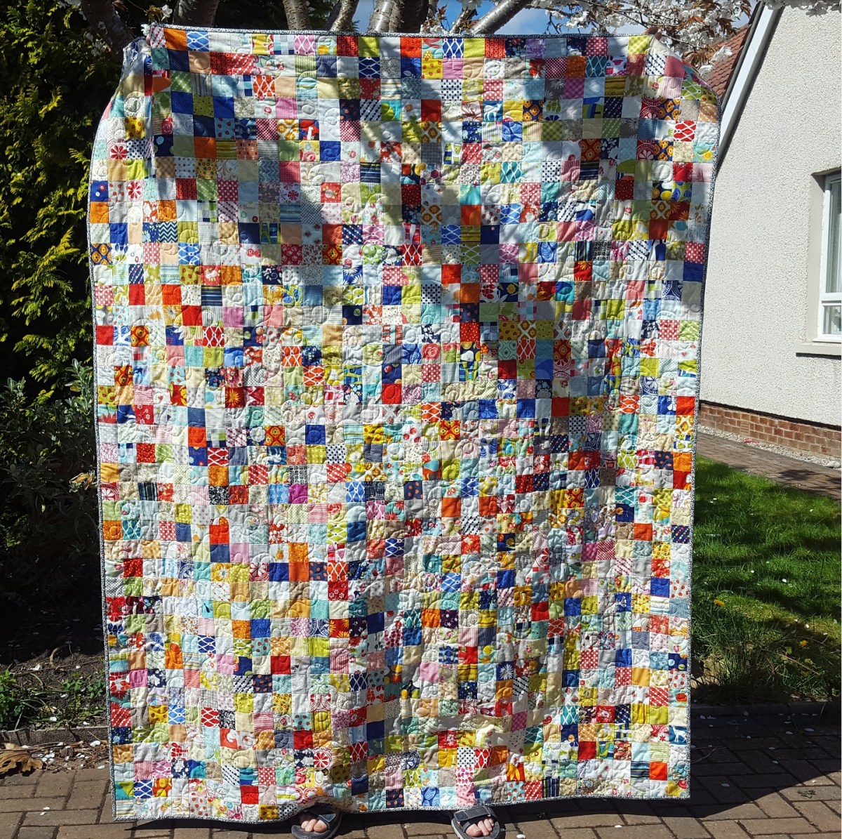 A finally finished postage stamp quilt! | cuckooblue